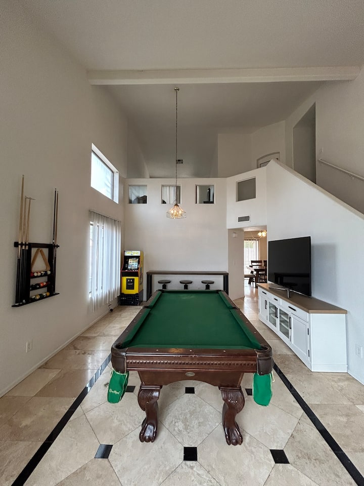 2-story Home Near State Farm Stadium - Avondale, AZ