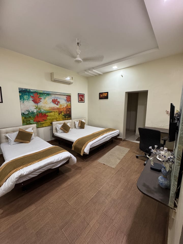 Group Stay | 8 Rooms, 2 Floors - Nagpur