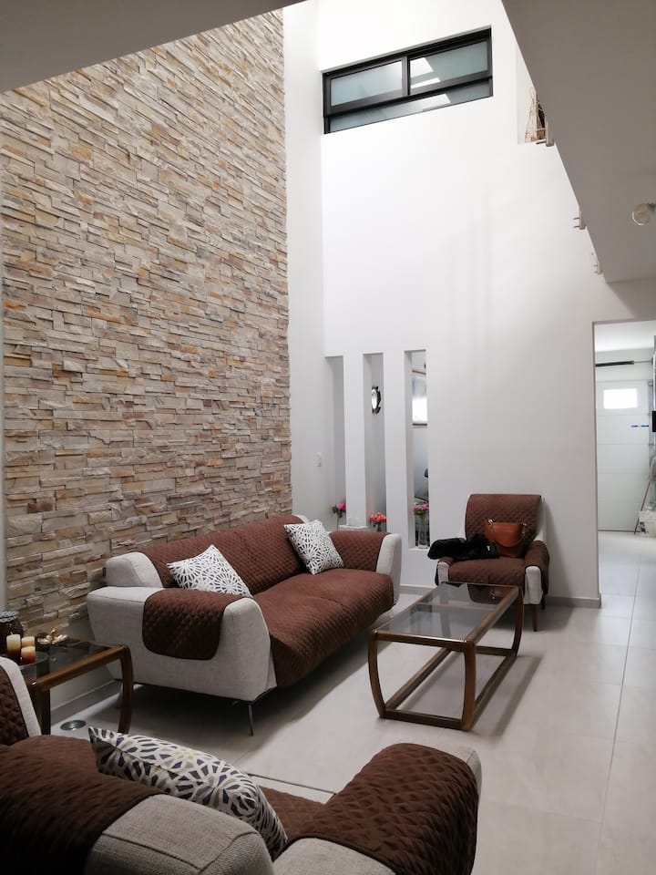 Casa Amplia Céntrica Y Acogedora - Aguascalientes