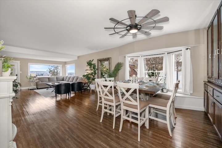 Views, Historic District, Spacious Home - Spokane, WA