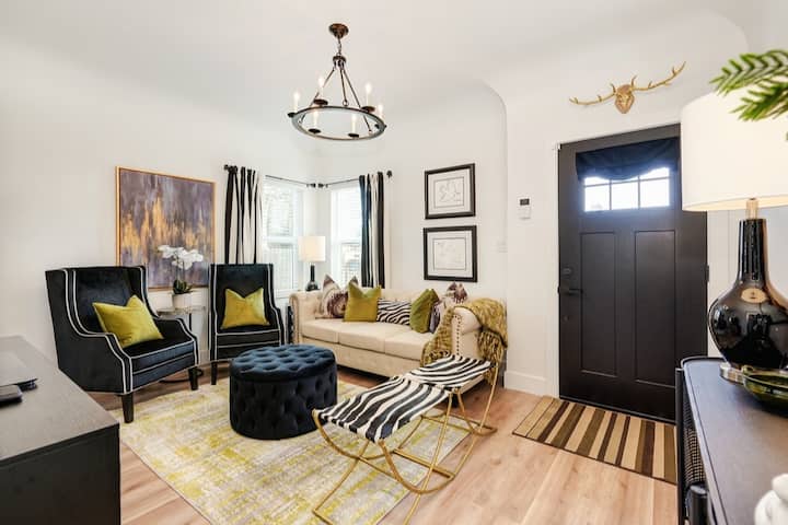 Three Bedroom Home With Charm & Style Near Ucd Med - Sacramento, CA
