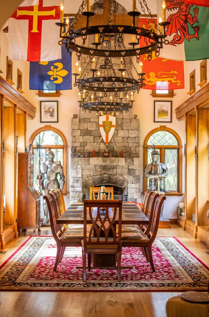 Extraordinary Medieval Castle W/life Size Dragons! - Monroe, WA