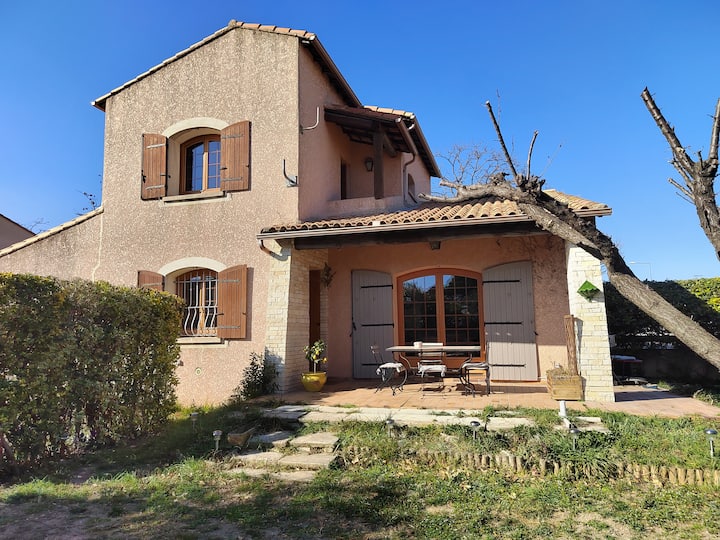 Maison Familiale Nîmes - Nîmes