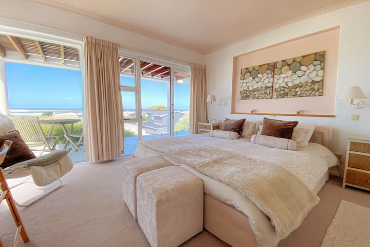 Triple-story 5 Bedroom Hermanus Family Beach Home - Hermanus