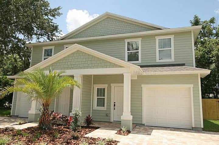 Healing Haven Near Arnold Palmer And Ormc - Orlando, FL