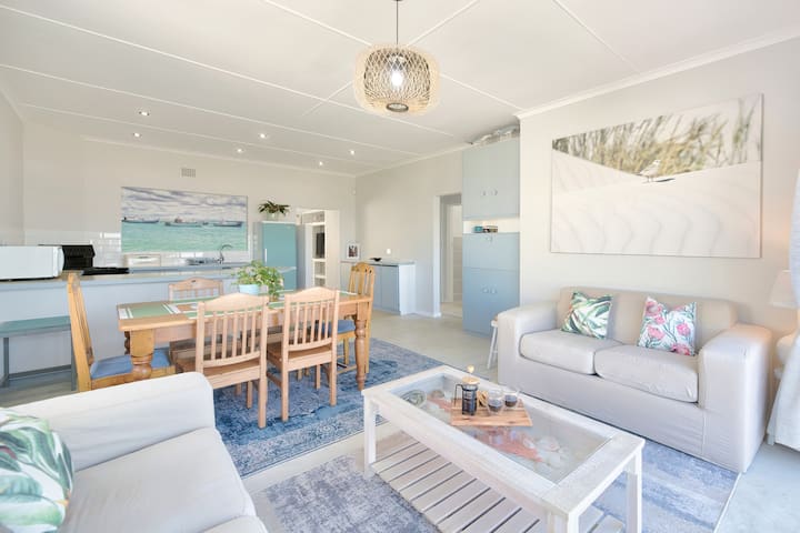 Time Out Cottage, Struis Bay - Struisbaai