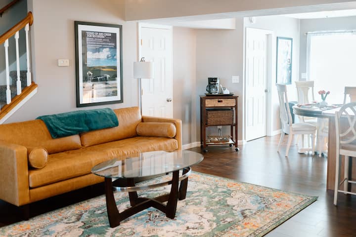 K & Q Ensuite Br’s, Great Location! - Bloomington, IN