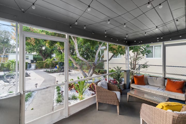 Lake Worth Oasis -2 Mi To Beach! - Palm Springs, FL