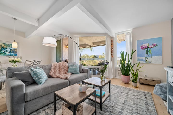 Spacious Lacosta Condo/3 Miles From The Beach! - Carlsbad, CA