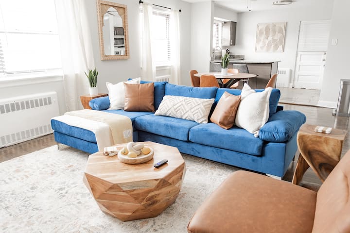 Relaxing 2br Apartment In Lively West Rogers Park - Wilmette, IL