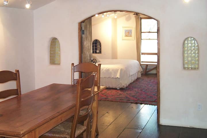 Canyon Road Historic Location! - Santa Fe