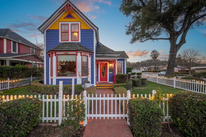 Downtown Paso Victorian | Walk To Wine + Dining - Paso Robles, CA