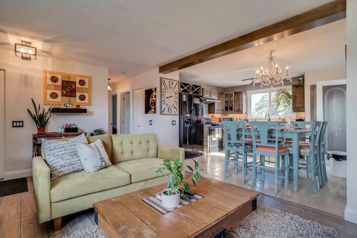 'The Elegant Rustic' | Yard, Bbq & Fast Wi-fi ! -