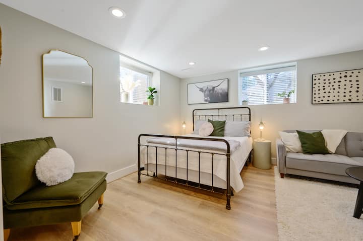 Sunny Durham Studio - Durham, NC