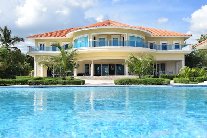 Villa Privada De Lujo Con Piscina Frente Al Mar - La Romana