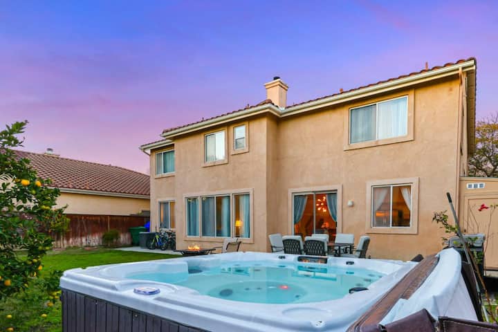 Spacious 5BR, 4 Bath With Hot Tub & Pool Table - Houses for Rent in ...