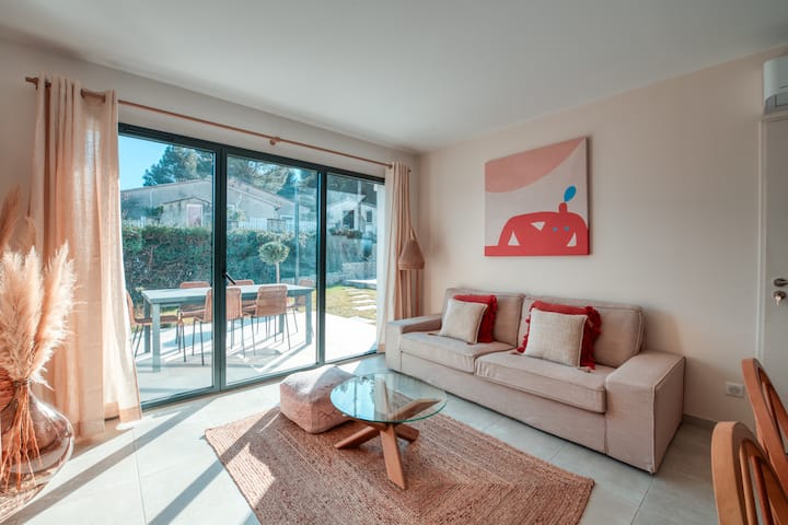Jolie Petite Villa Avec Piscine, Idéalement Située - Villeneuve-lès-Avignon