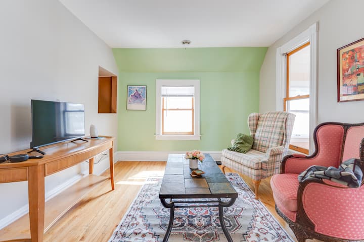 2 Bed +Sun Porch-near Abbott With Washer/dryer - Minneapolis, MN