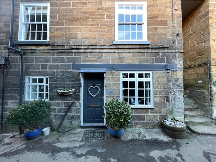 Cottage 30 Seconds To Beach + Own Outdoor Space! - Robin Hood's Bay