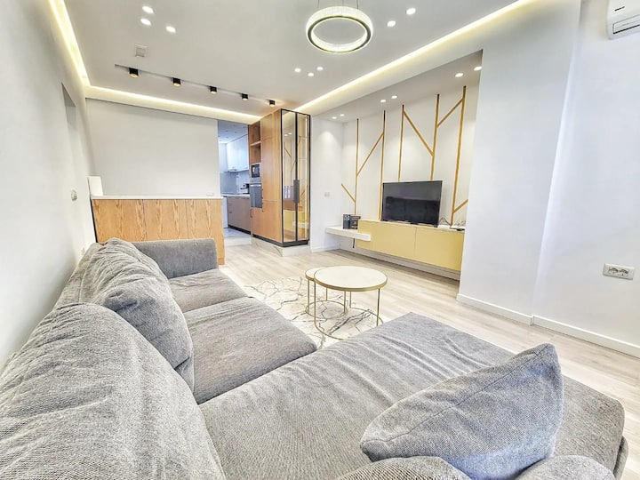 23°bs *Tirana New Bazaar Center Deluxe - Tirana