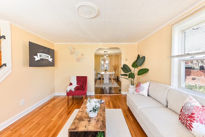 Homey Haven: Near Bwi Airport & Downtown. Cozy! - Baltimore, MD