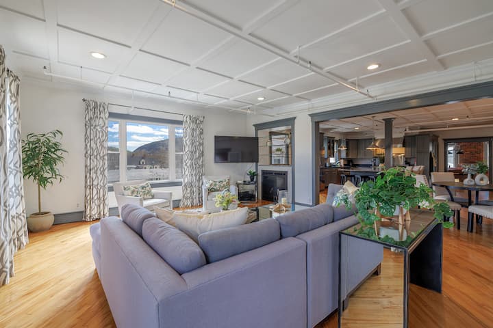 Stunning Bar Harbor Penthouse - Bar Harbor, ME