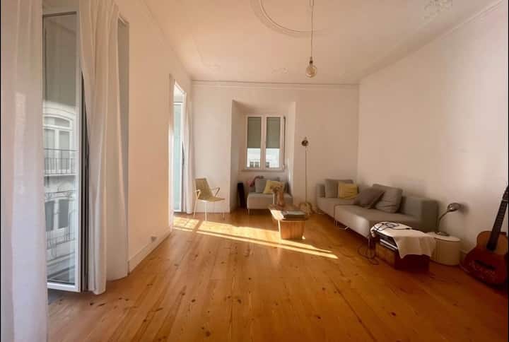 Bright Spacious Apartment In The Historical Center - Lisbonne