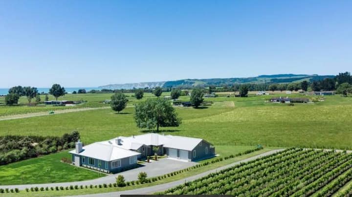 Coastal Vineyard Paradise - Havelock North