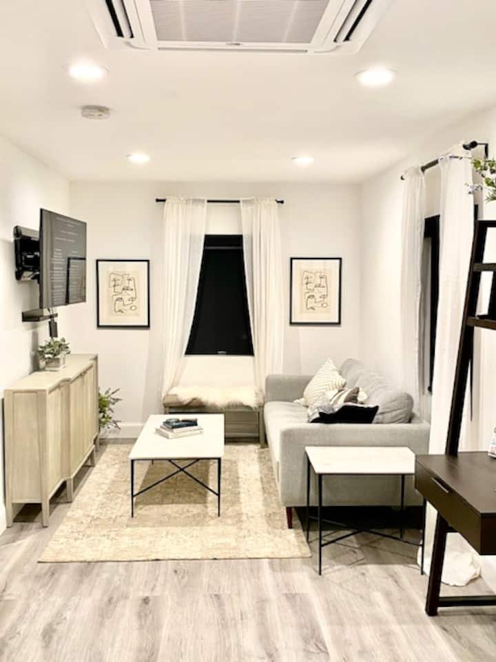 "Newly Built Guest House Near Popular Beaches" - Newport Beach, CA