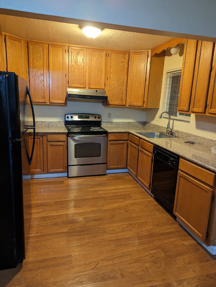 Spacious 3bed 2 Bath Entire Apartment In Oakland - Piedmont, CA