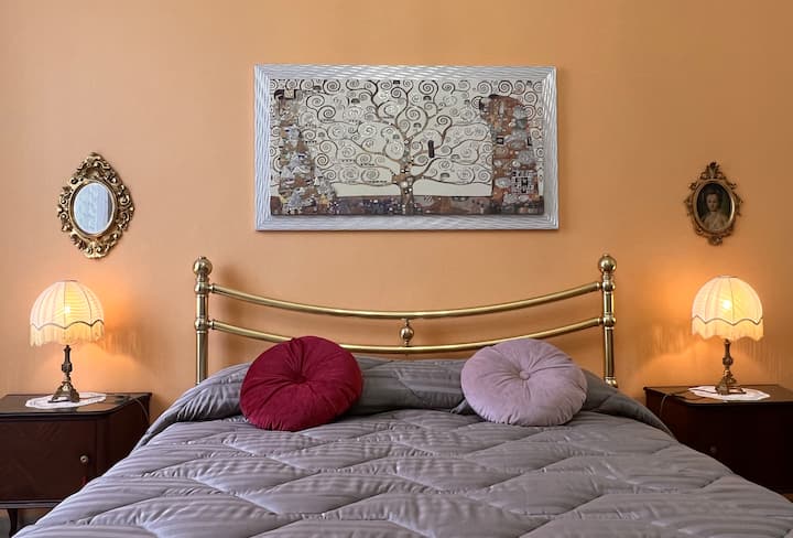 A Casa Di Vanda-apt Ampio Con Posto Auto Coperto - Florence