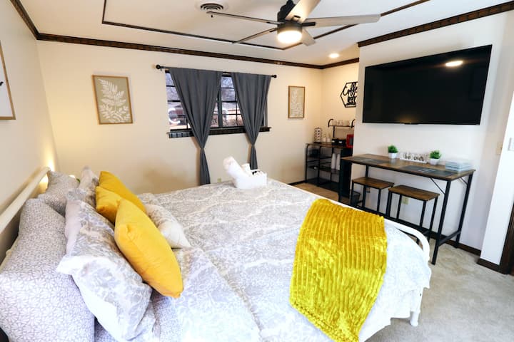 Cozy+prime Safe Location+king Bed+no Cleaning Fee! - Amarillo, TX