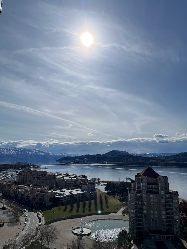 Stunning Lake And Mountain Views At One Water! - Kelowna