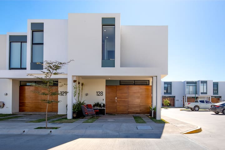 Modern House In Gated Puerto Vallarta Community - Puerto Vallarta