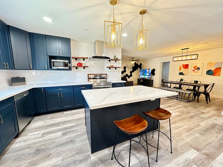 Blue Riverview - Newly Renovated 4bd - Tempe, AZ