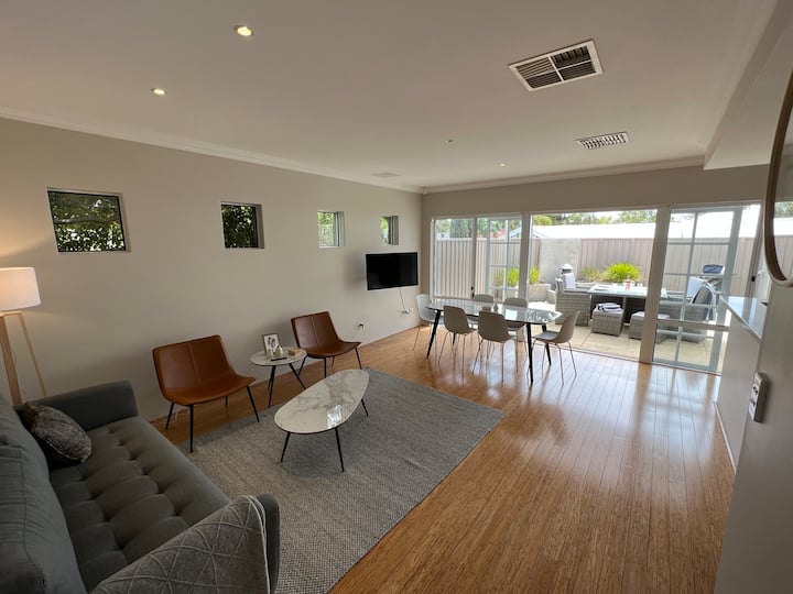 Beachy Vibes In Karrinyup - Kingsley