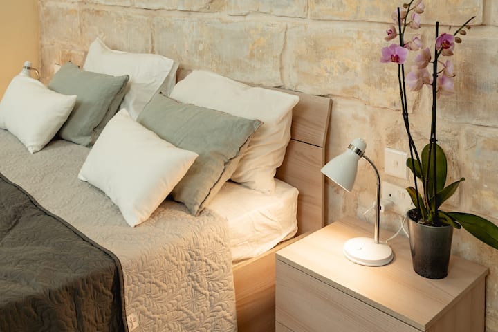 Classic 2bdr Designer Home! Close To Sea - Malta