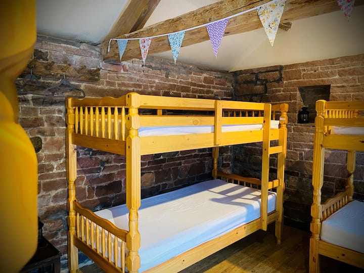 Mains Farm Bunkbarns Room 2 - Penrith