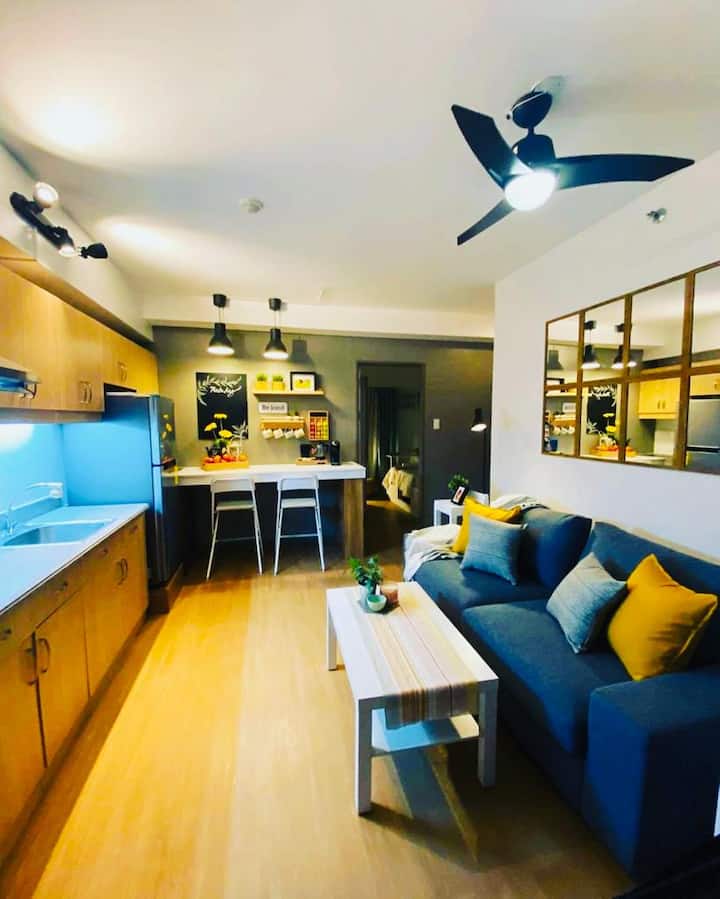 Zoie's Crib: Stylish 1br W/ Fast Wi-fi & Netflix - Muntinlupa
