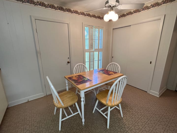 Bw7 Clean, Private Room, Quiet Low Traffic - Beaumont, TX