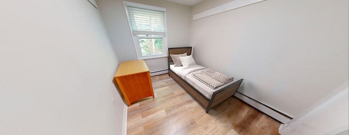 West End Private Room In A Real Tranquility Gem - Hartford, CT
