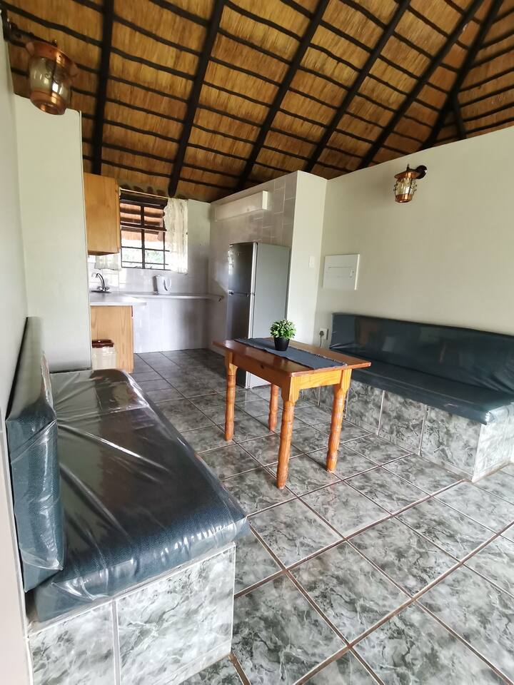 Giraffe Chalet With En-suite Bathrooms @ Moletani - Modimolle