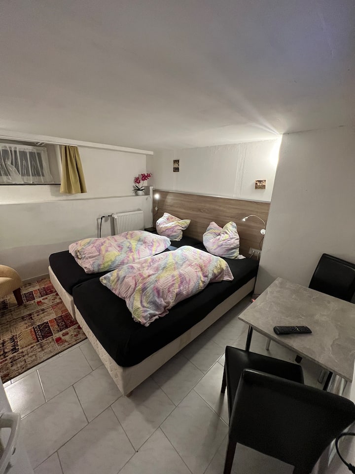 Zimmer In Baden-baden Am Fuß Des Hardberg. - Baden-Baden