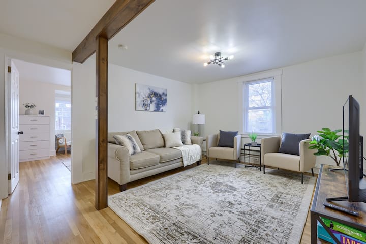 Cozy 1 Bedroom Apt With Off Street Parking - Lancaster, PA