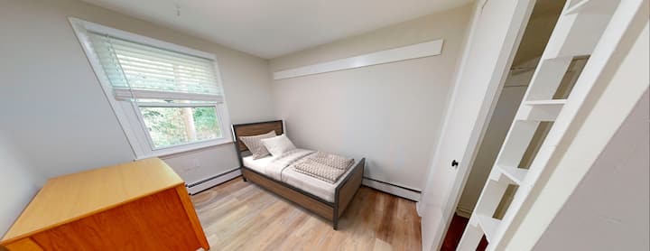 Escape To A Tranquil Oasis Private Room Hartford - Hartford, CT