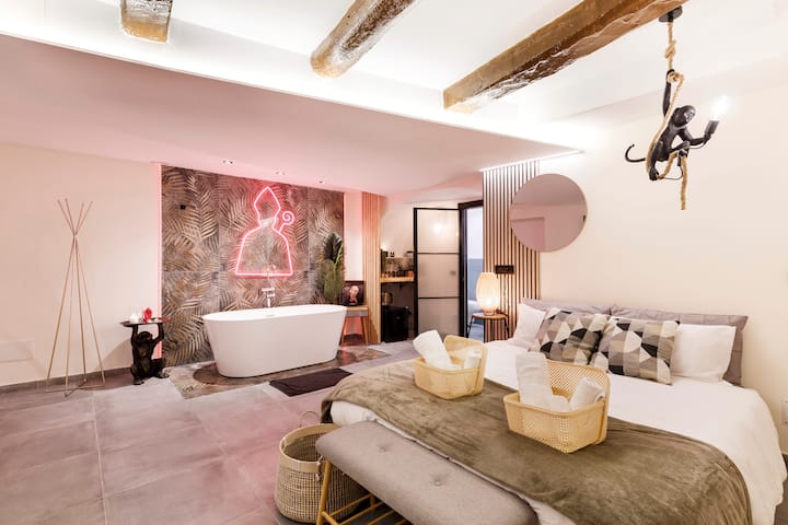 [Jacuzzi - Historical Center] Goccia Di S.gennaro - Napels