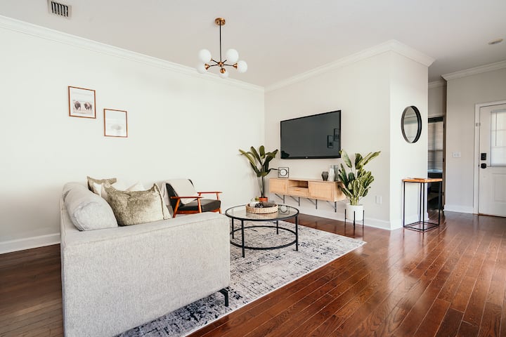 Downtown Lakeland - Luxury Townhouse - Walkable! - Lakeland, FL