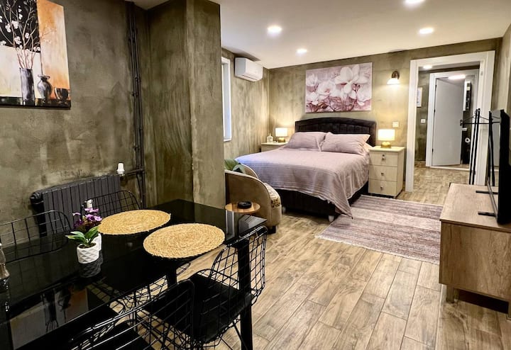 Entry Floor/1+1 Comfortable Flat - Şişli