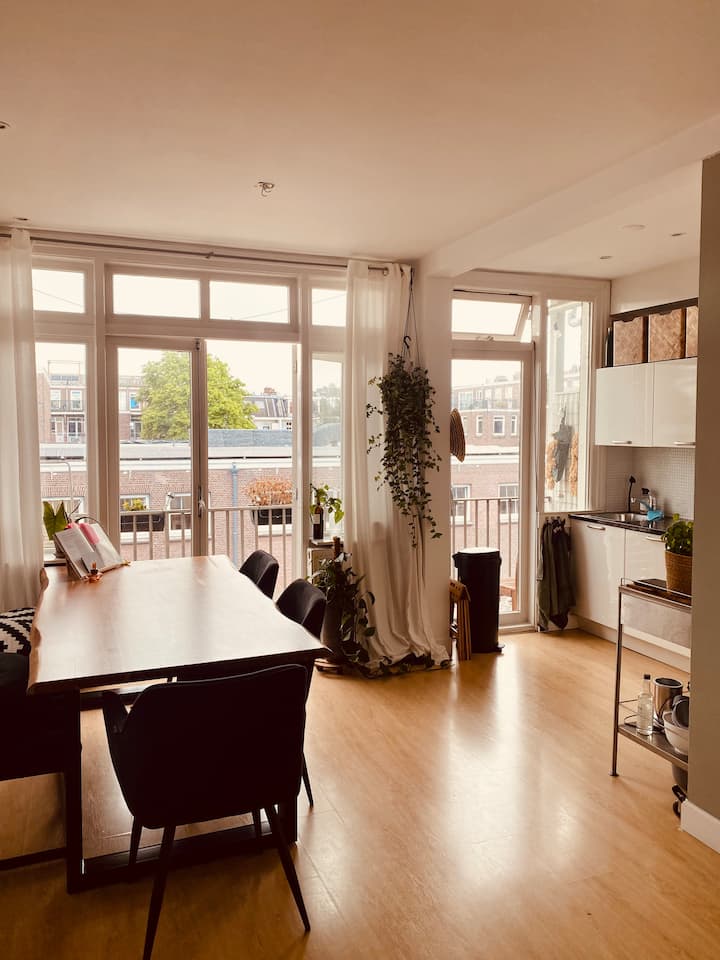 Home Away From Home - Ámsterdam