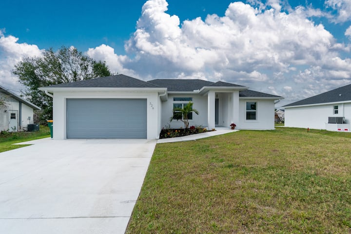326 New House In A Quiet Neighborhood - Port Charlotte, FL